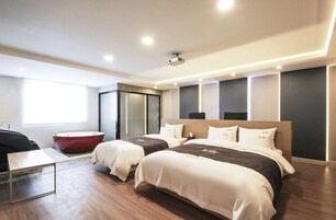 VIP (Family) | Roupas de cama premium, edredons de pluma, escrivaninha