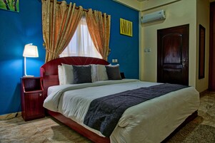 Quarto executivo | Frigobar, cofres nos quartos, escrivaninha