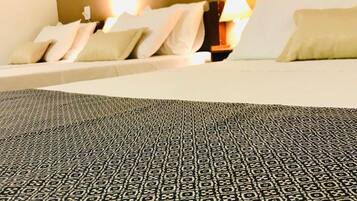 Minibar, Wi-fi grátis, roupa de cama fornecida