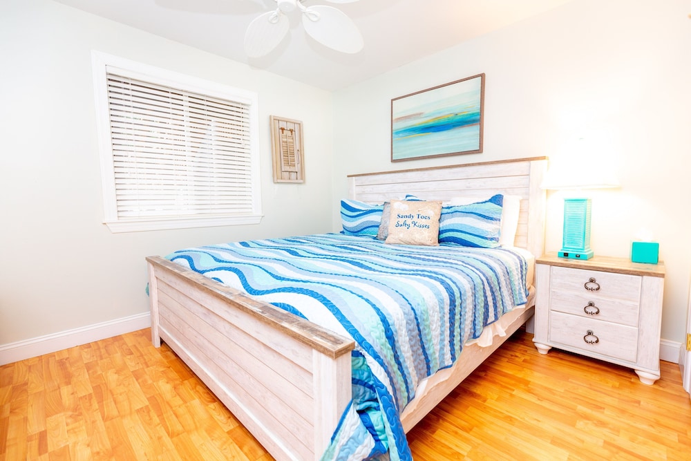 Ocean Glass Inn Condominiums - Rehoboth Beach, DE