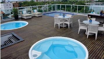 Banheira de hidromassagem exterior