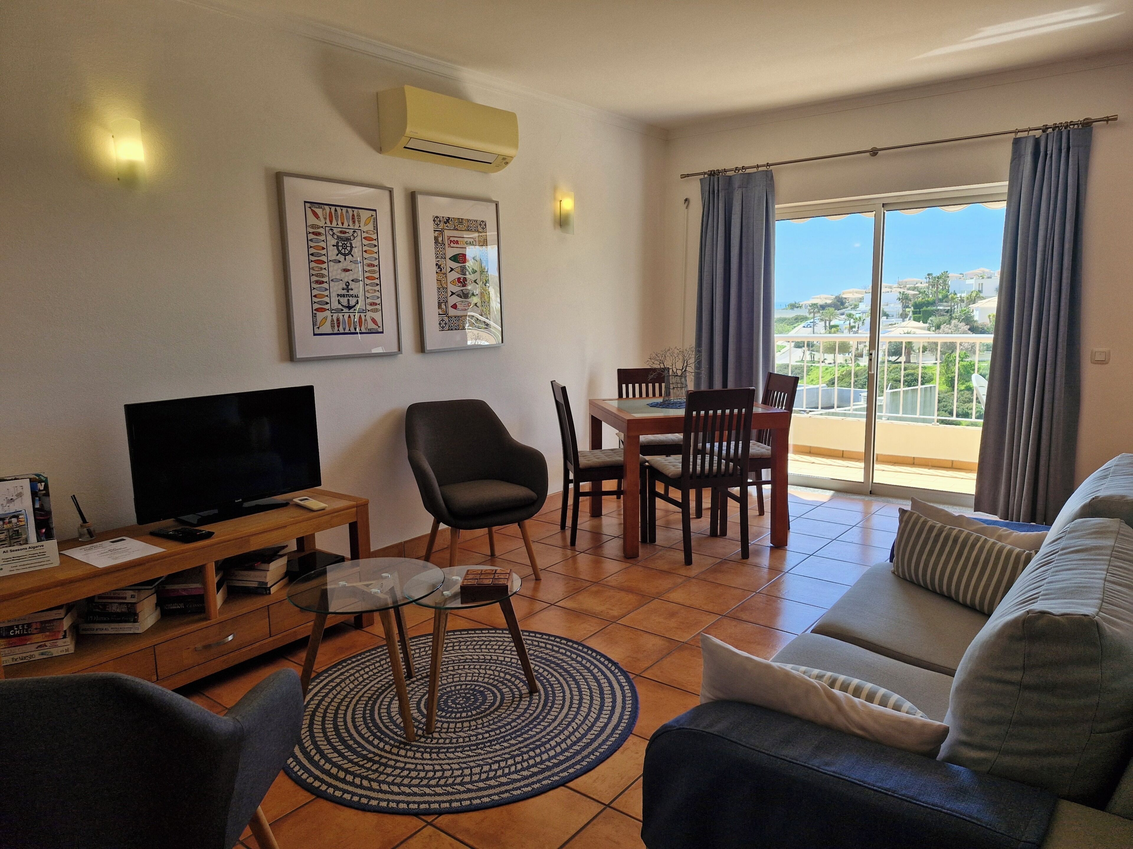 Private Flat With Sea View In A Complex With Great Swimming Pool Area. - Lagos