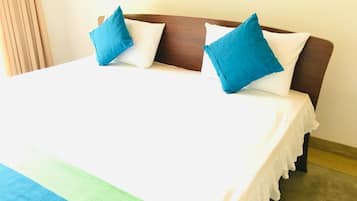 5 quartos, com decoração personalizada, com mobília individualizada