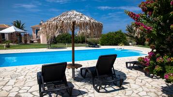 Vila, 3 quartos, acesso à piscina | Terraço/pátio