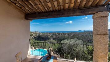 Apartamento, 4 quartos | Vista do quarto