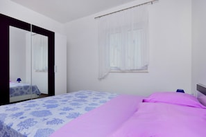 Apartamento Económico, vista para o parque | Wi-fi grátis, roupa de cama fornecida 