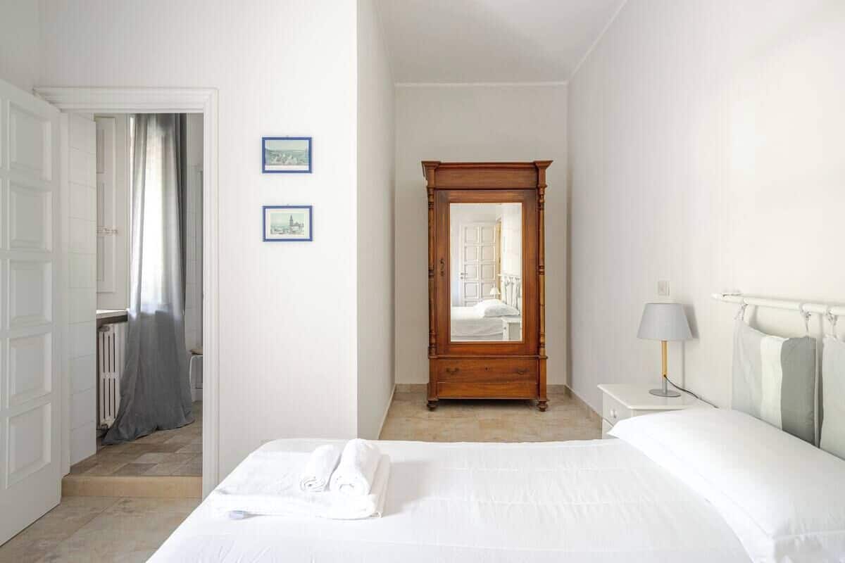 Quarto casal conforto, suíte | 1 quarto, cofres nos quartos, berços grátis, Wi-Fi de cortesia