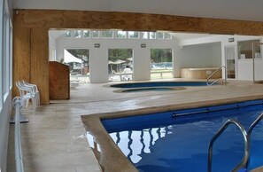 2 piscinas internas, 3 piscinas externas, espreguiçadeiras