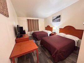 Quarto, 1 cama de casal, não fumadores | Wi-fi grátis, roupa de cama fornecida 