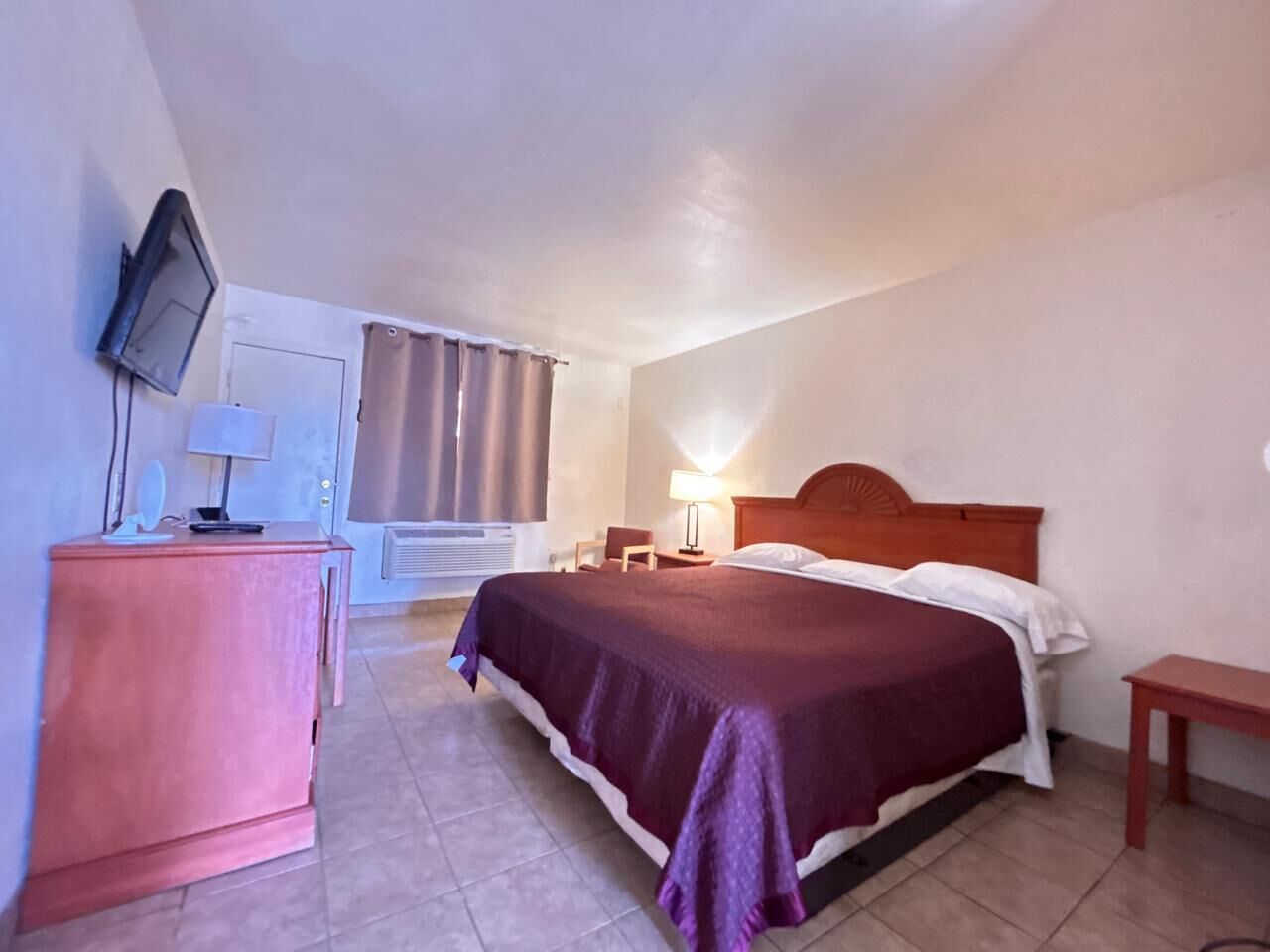 Quarto, 1 cama Queen, para não fumantes | Wi-Fi de cortesia, roupa de cama