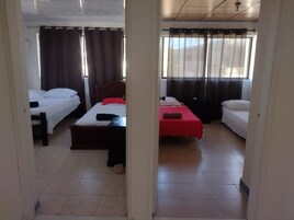 Ferros/tábuas de passar roupa, Wi-Fi de cortesia, roupa de cama