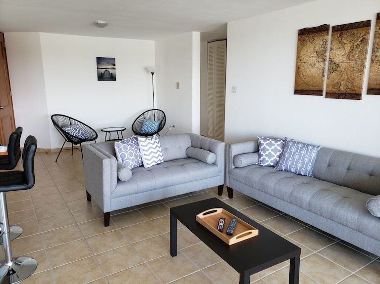 Plush Caribbean Condo- Marina, Pool & Ocean View! Totalement Rénové, Marque Neuve! - Ceiba