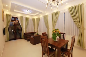 Apartamento luxo | Opções para refeição no quarto