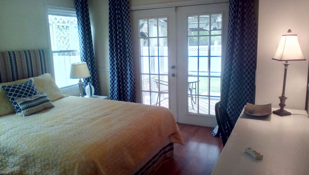 Kemah Cottages On Walsh-hospitality House - Seabrook, TX