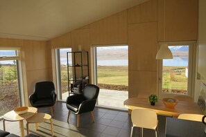 Apartamento, 2 quartos | Sala de estar