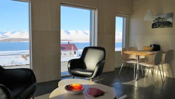 Apartamento, 2 quartos | Área de estar