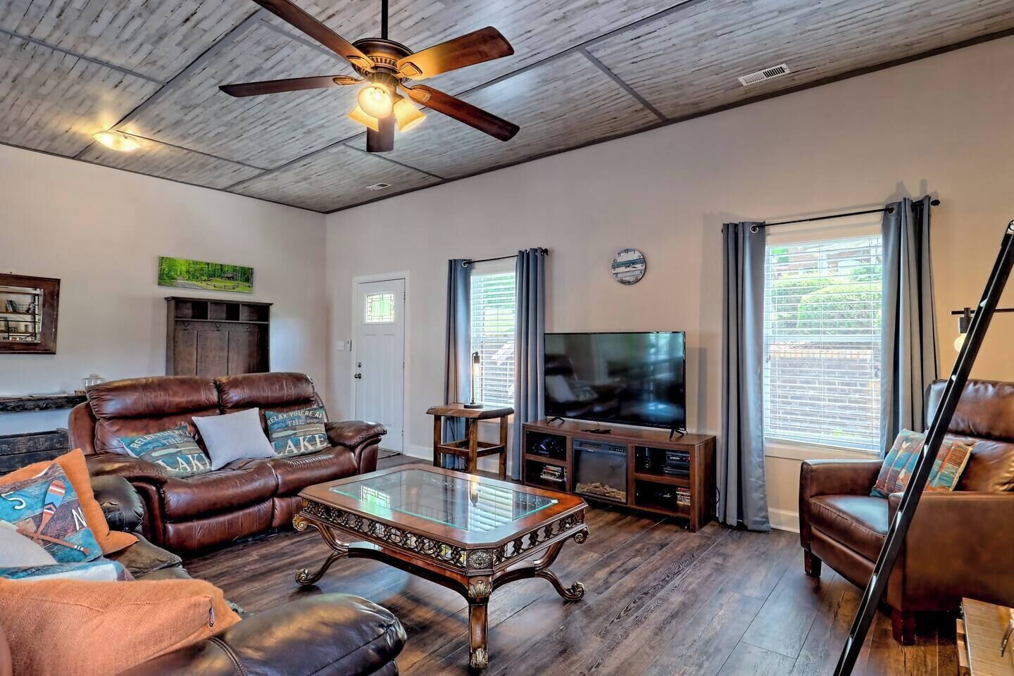 Lake Chatuge Bungalow By Chatuge Home Concierge | Cozy Pet-friendly Retreat · Lake & Mountain Views · Firepit - Chatuge Lake