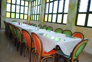 Pequenos-almoços, almoços e jantares servidos 