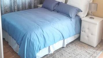 Quarto Familiar, casa de banho privativa (3) | Cortinas/cortinados opacos, ferro/tábua de engomar, Wi-fi grátis