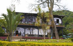 Fachada da propriedade