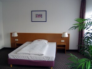 Quarto Individual | Cofre no quarto, secretária, berços/camas para crianças, Wi-fi 