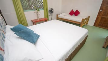 Suite Familiar, várias camas | 1 quarto, roupa de cama fornecida