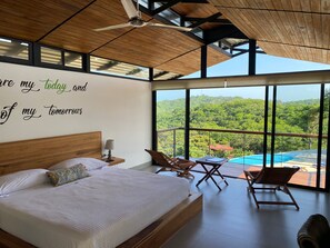 Suíte estúdio exclusiva, 1 cama King, vista para o oceano | Roupas de cama premium, frigobar, cofres nos quartos