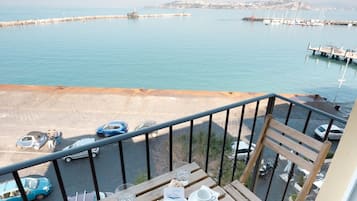 Quarto superior, vista para o mar (Tramontana) | Vista para praia/oceano