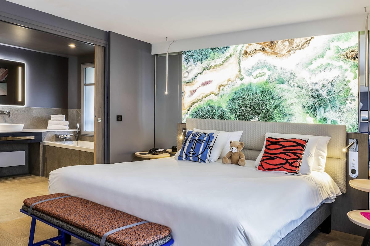 Suíte executiva, 1 cama King e sofá-cama, vista para o mar | Roupas de cama antialérgicas, frigobar, escrivaninha