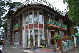 Fachada da propriedade