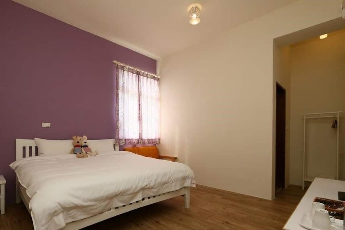 Quarto Duplo, vista para a montanha | Secretária, cortinas/cortinados opacos, Wi-fi grátis