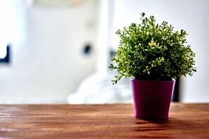 Quarto Quádruplo (A1) | Roupa de alta qualidade, secretária, camas desdobráveis, Wi-fi grátis 