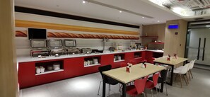 Pequeno-almoço tipo buffet diário (25 CNY por pessoa)