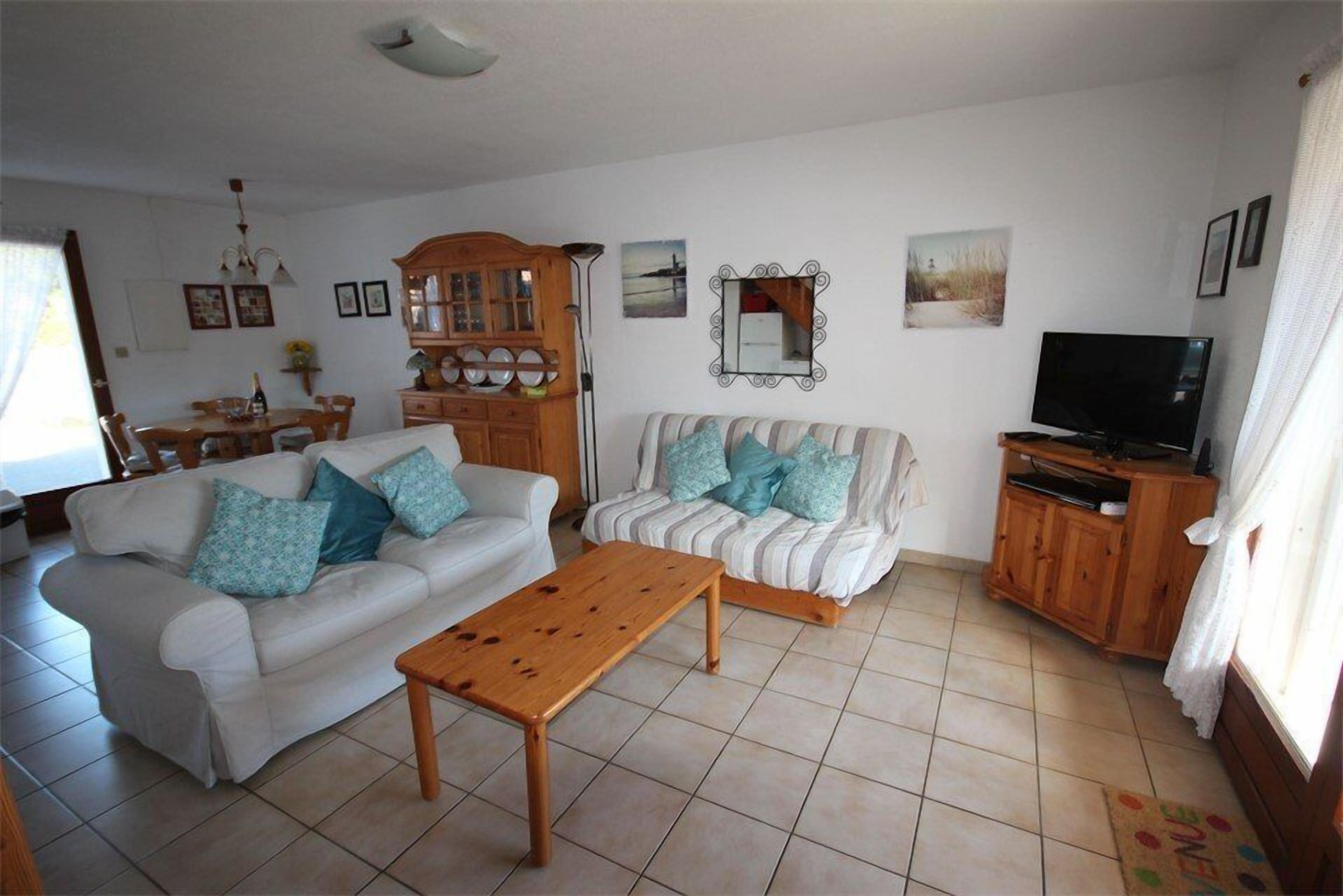 Maison  D'angle Clôturée Avec 2 Chambres éTage, Séjour Spacieux, 5 Couchages, Wifi, Dans... - Portiragnes