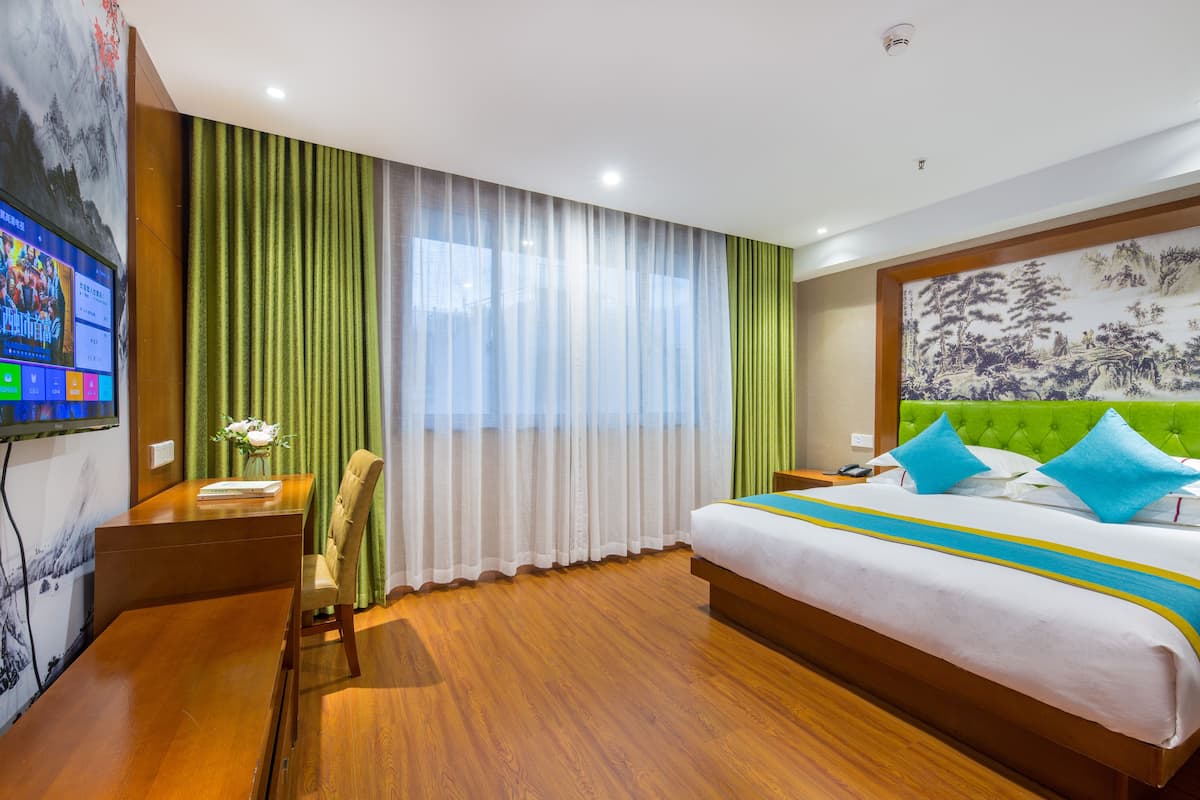 Quarto Duplo Executivo | Minibar, cofre no quarto, secretária, cortinas/cortinados opacos