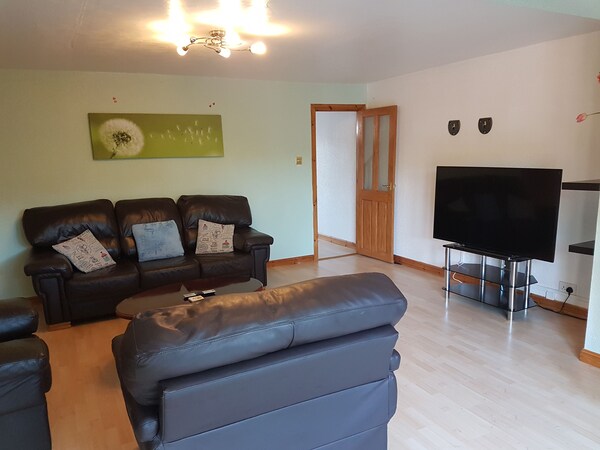 Holiday Home 3 Bed Rooms - Aberdeen