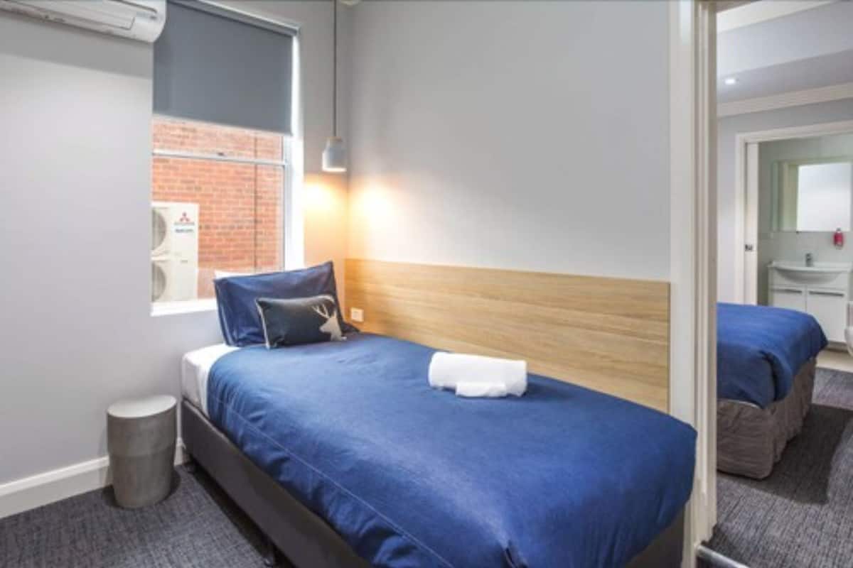 Quarto Familiar, várias camas | Ferro/tábua de engomar, Wi-fi grátis, roupa de cama fornecida