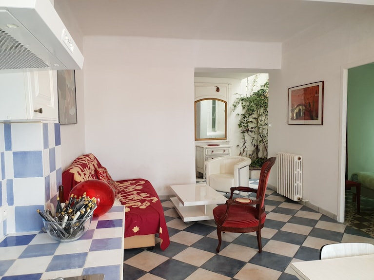 村の家、海の景色、セルベール - コスタ・ブラバ