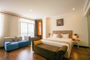 Suite Double | Minibar, cofre no quarto, cortinas/cortinados opacos, Wi-fi grátis 