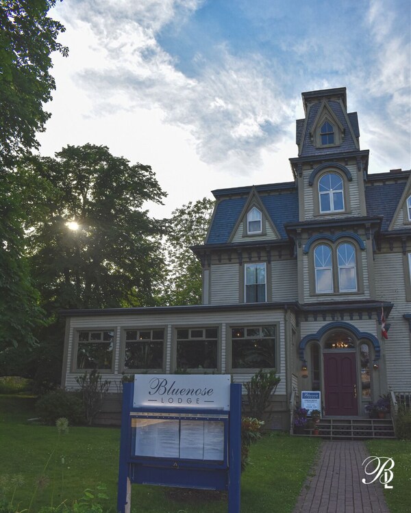 Bluenose Lodge - Lunenburg