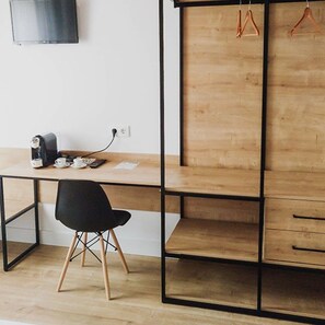 Quarto casal | Escrivaninha, cortinas blackout, quartos à prova de som