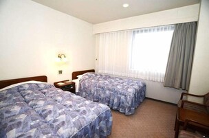 Escrivaninha, ferros/tábuas de passar roupa