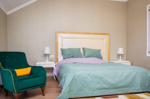 Quarto luxo, 1 cama de casal, vista para o jardim | Individualmente decorados, individualmente mobiliados