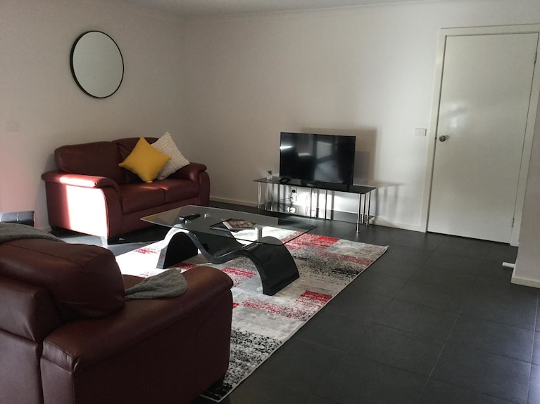 Aj's Home. Modern, Open Plan & Quiet Location. - 瑟爾