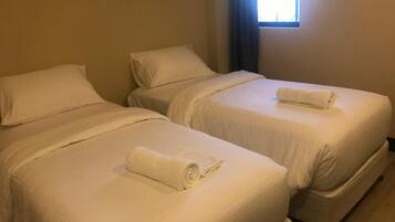 Secretária, secretária adequada para computadores portáteis