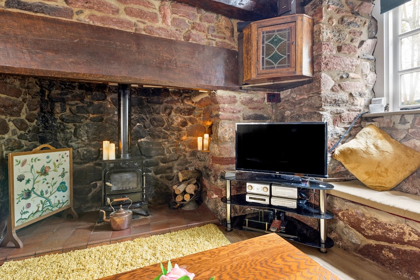 Thorn Cottage. A Quaint 300 Year Old Cottage In A Rural Village. Dog Friendly - Shaldon