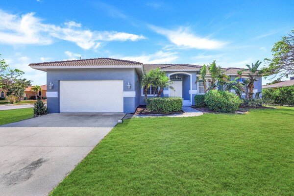 4 Schlafzimmer Haus, Pool \/ Spa, Zu Fuß Zum Strand !!! - Marco Island, FL