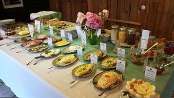 Pequeno-almoço tipo buffet diário incluído