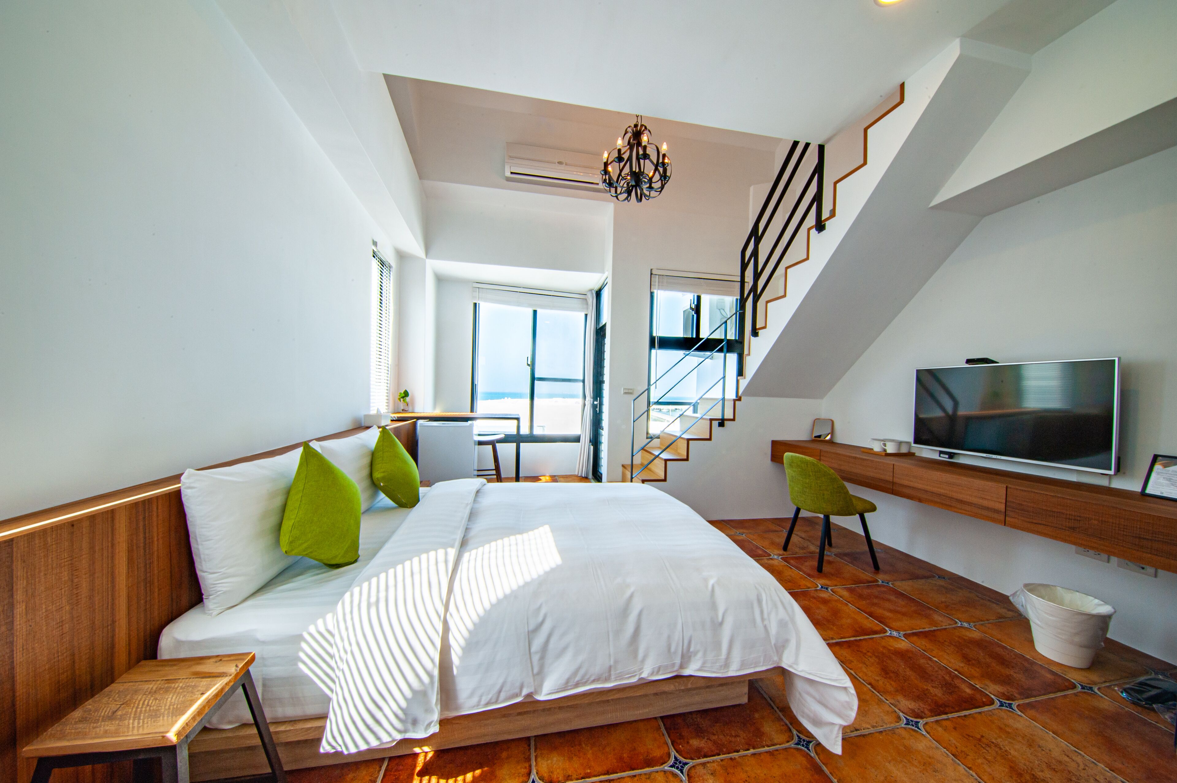 Quarto Quádruplo Básico, vista para o oceano | Secretária, cortinas/cortinados opacos, quartos insonorizados 
