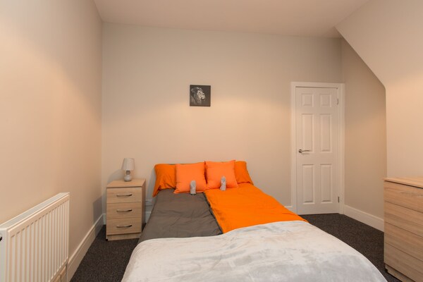 Townhouse @ Rose Street Stoke - Stoke-on-Trent